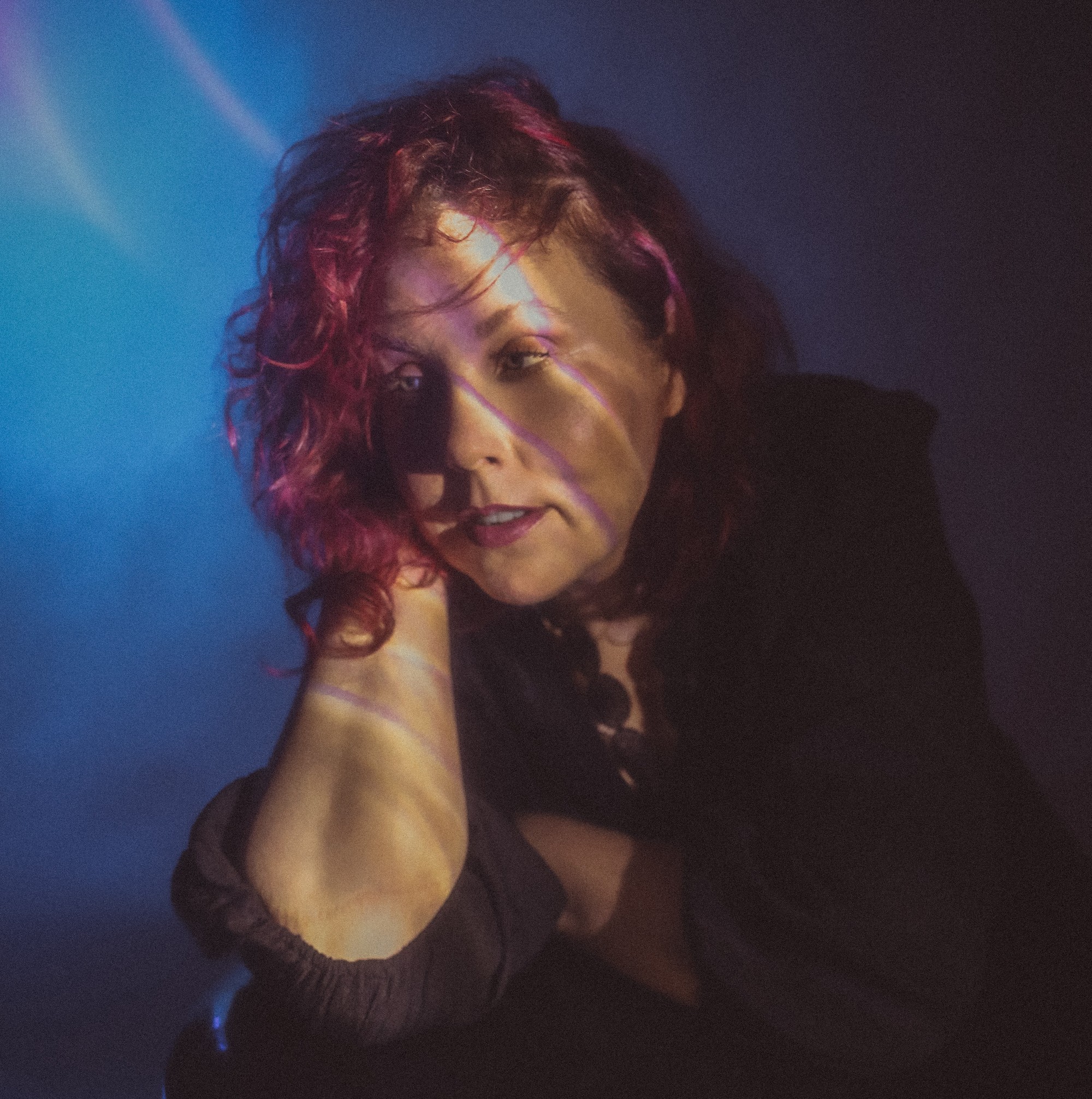 JESSI ROBERTSON STEPS INTO THE SHADOWS – introvert disco